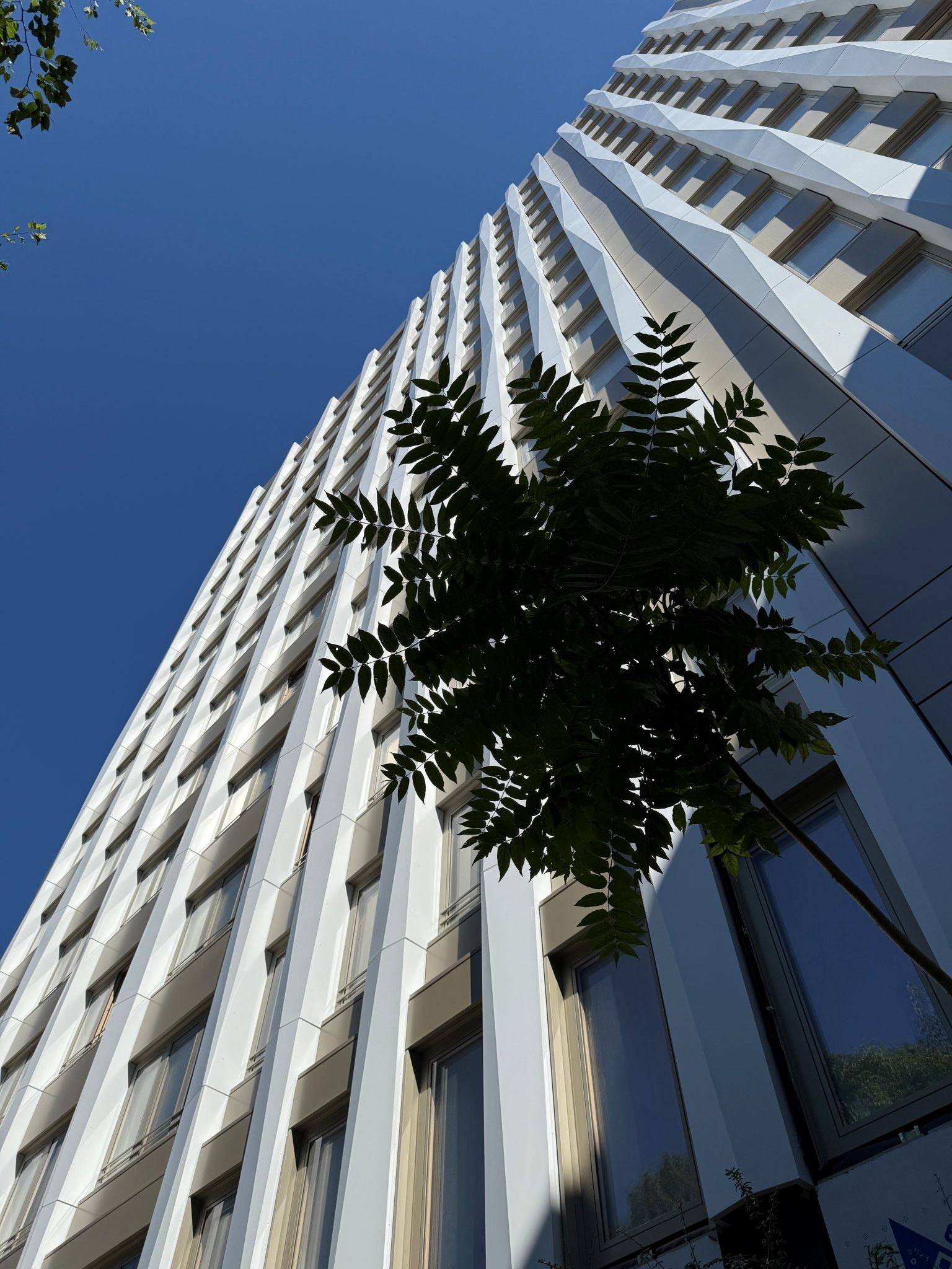 Friedrich Scholl Platz Karlsruhe – Architrav